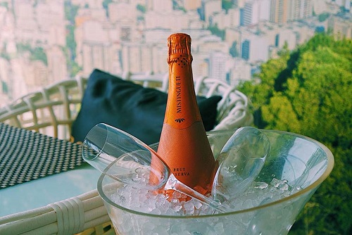 Bottomless Boozy Brunch - Infinity Weekends